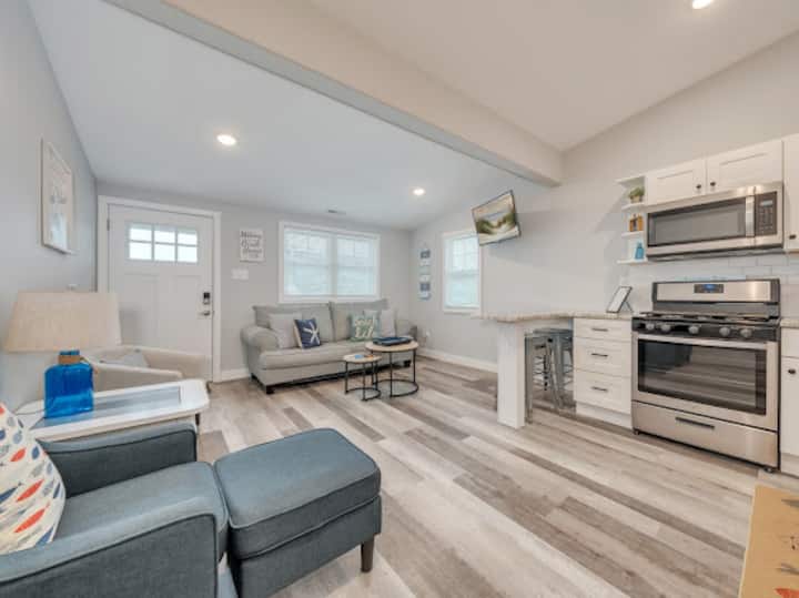 A Shore Thing- Walk To The Beach & Many Eateries! - Stone Harbor, NJ