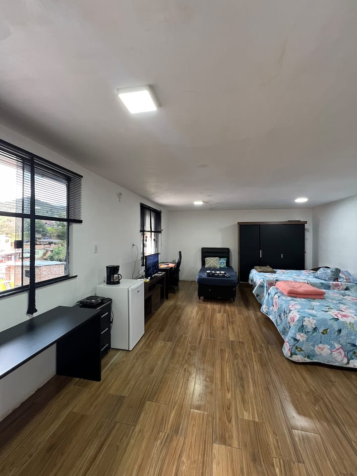 Quarto Grande Com Banheiro Privativo Em Ouro Preto - Ouro Preto