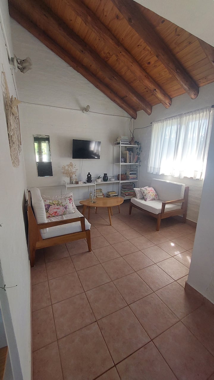 Pequeña Casa De Estilo Nórdico Con Patio - Esquel