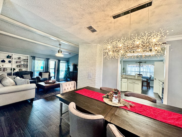 Blissful Retreat, Green Belt Dfw 7 Min Away - Bedford, TX