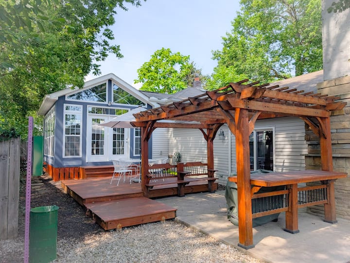 King Bed, 3-season Room | 3br Clintonville Home - Columbus, OH