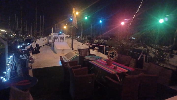 Péniche Quasar✨⚓💚
Le Paradis C'est Ici ! - Bordeaux