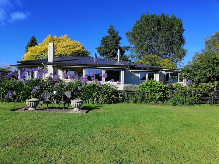 Grassmere. 
A Home With Heart. 
Gardens With Soul. - Brightwater