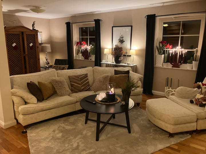 Härlig Villa Med Stora Sällskapsytor I Hovås, Gbg - Göteborg