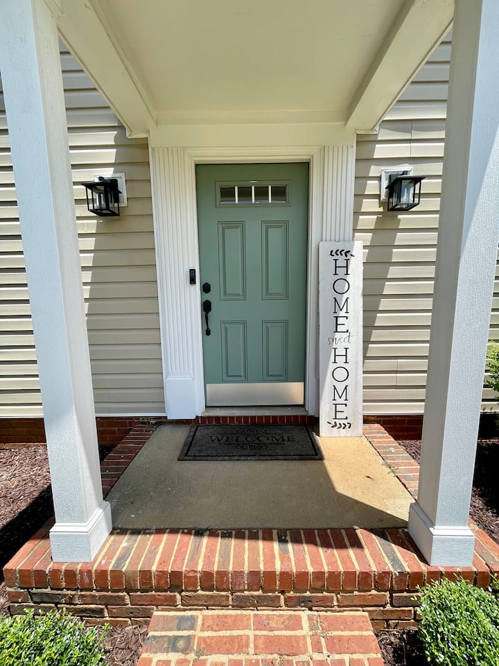 Getaway @ The Gate | Modern & Comfortable - Charlotte, NC