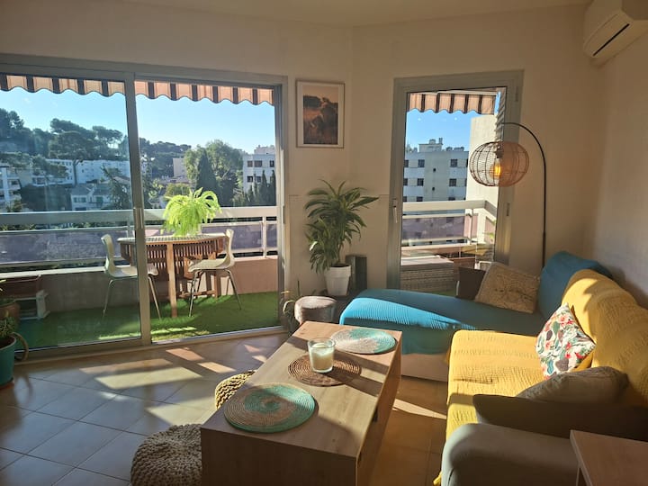 Lumineux 2 Chambres, Balcon, Clim, Parking Privé - Mougins