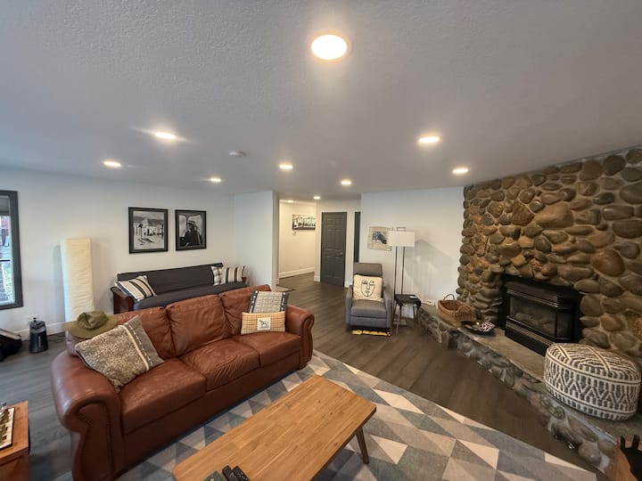 Modern Chalet, 3 Bedrooms/2 Baths In Lake Tahoe - South Lake Tahoe, CA