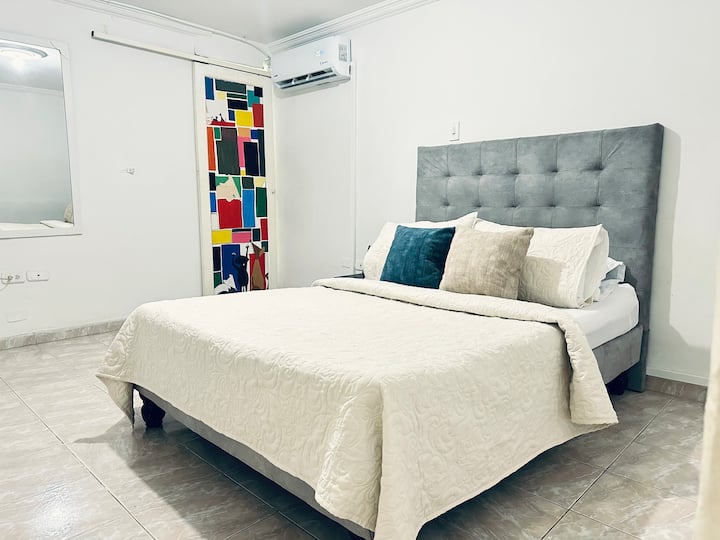 Renovated Loft Near Imbanaco | Ac + Wifi - Cali