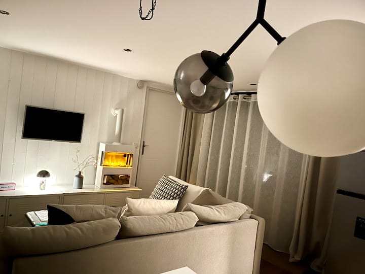 Superbe T2 3* 40 M2 Avec Parking Et Terrasse - Aix-les-Bains