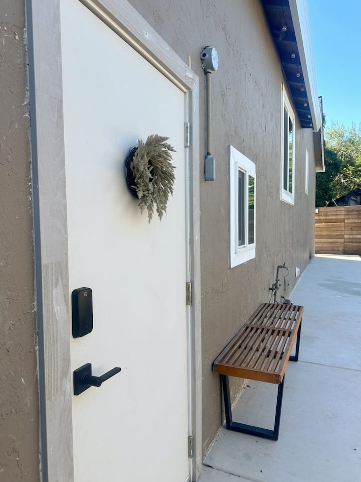Sweet + Newly Remodeled Dwelling Unit! - Concord, CA