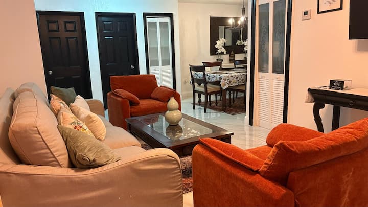 Beautiful Home-mins From Wynwood/sunny Isles Bch - North Miami, FL