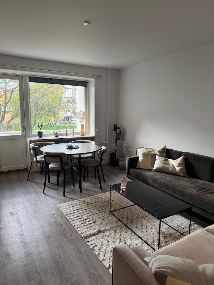 Skøn Lejlighed Med Altan Og Tæt På Metro - Kopenhagen