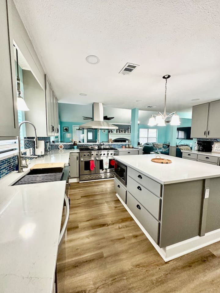 Chefs Gourmet Lux Kitchen Pool Home Pet Friendly! - Panama City, FL
