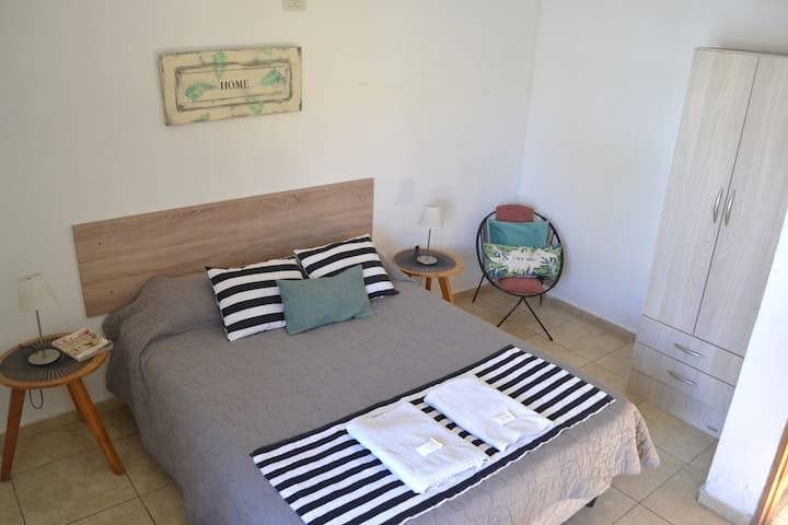 Lugar Encantador Con Gran Patio, Pergola  Y Asador - San Rafael, Argentina