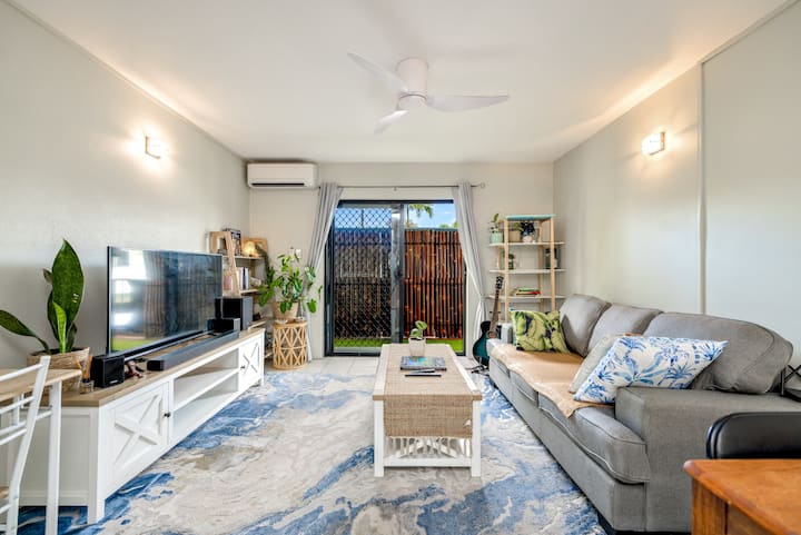Spacious 2 Bedroom Holiday Apartment In The City. - Cairns