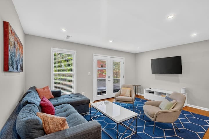 Central Convenient Home | Free Parking | Near U St - Washington, DC