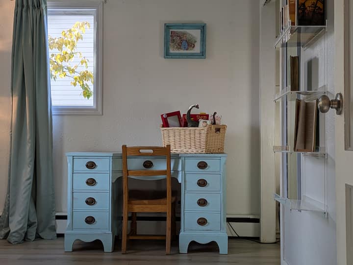 Charming 2-bedroom Home, Short Walk From Downtown - Fairbanks, AK