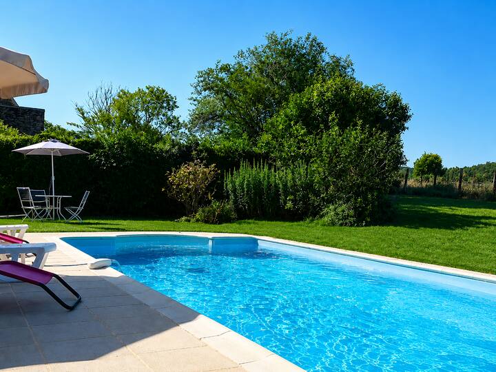 Gîte Familial Avec Piscine, Pétanque Aire De Jeux - Dordogne
