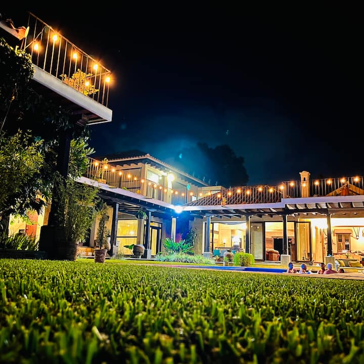 High-end Mansion: Hot Jacuzzi/pool. Bbq. 7 Suites! - San Lucas Sacatepéquez