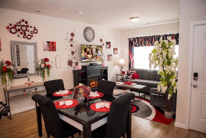 Paradise Point - Luxury 3-bedroom Briargate Home - Black Forest, CO