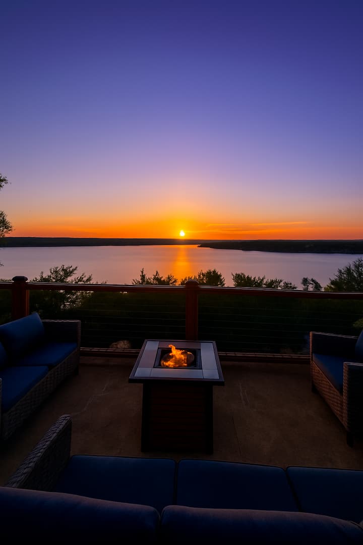 Relax At Sunset Cabin — Panoramic Lakefront Views! - Lake Brownwood, TX