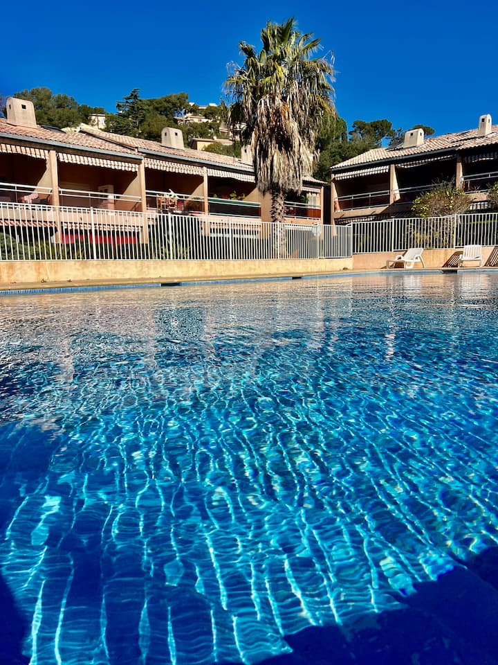 T3 Plage & Piscine • Terrasse & Parking • - Le Pradet