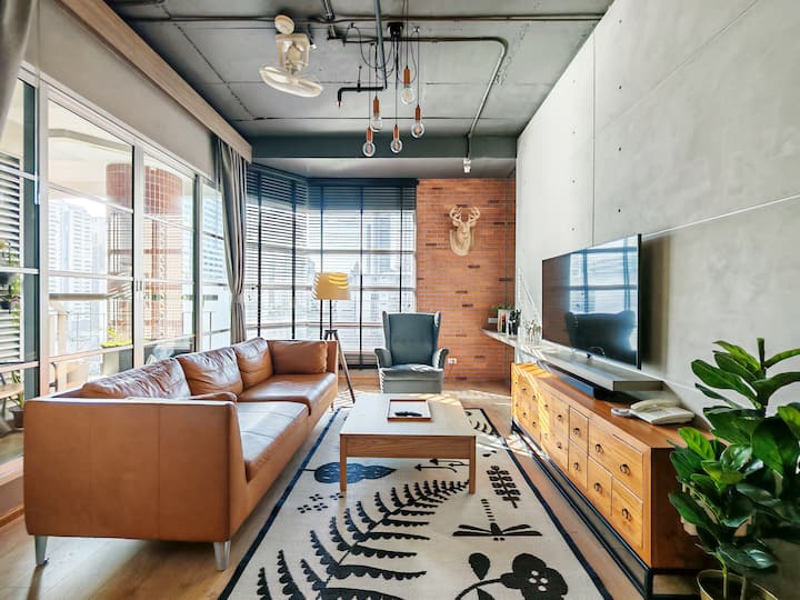 Loft Apartment In The Lively Heart Of Bangkok - Thailand