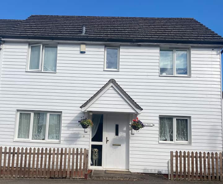 Well Appointed Modern Cottage In Village - Cranbrook, UK