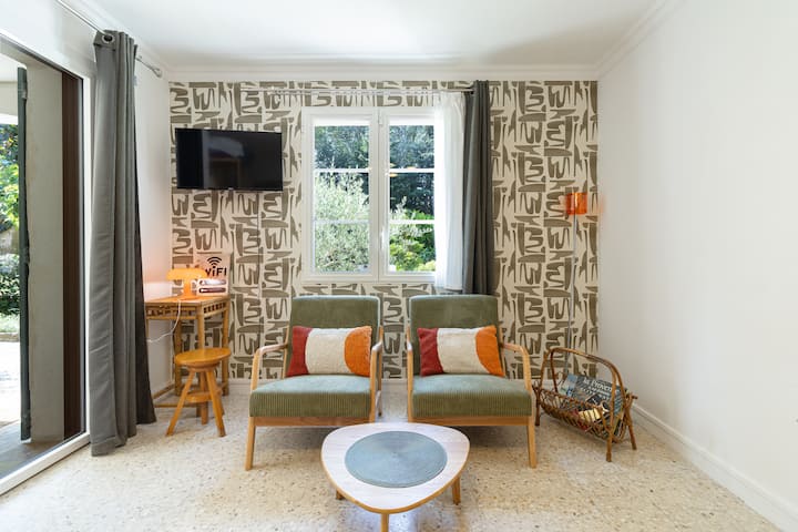 Beau Studio Dans Mas Provençal - Avignon