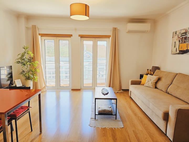 Cozy Apt W/ Balcony & Ac Near Parque Das Nações - Loures
