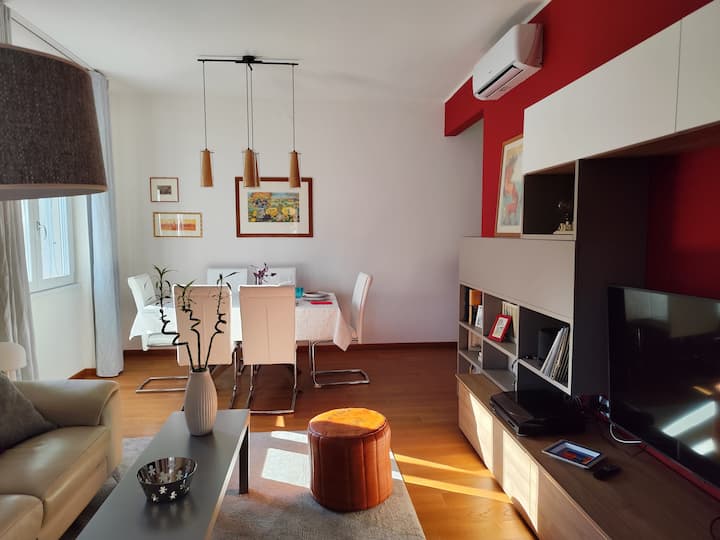 Modern & Cozy Apartment In Milan (Navigli-bocconi) - ミラノ
