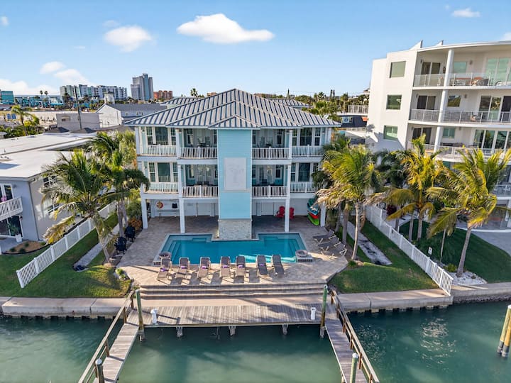 Treasure Trove Waterfront Haven - Madeira Beach, FL