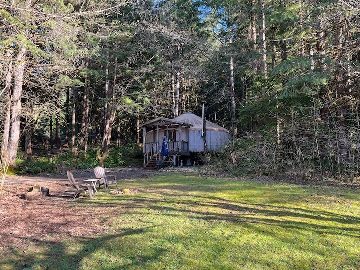 Celestial Yurt At Tired Dog Ranch - Oakridge, OR