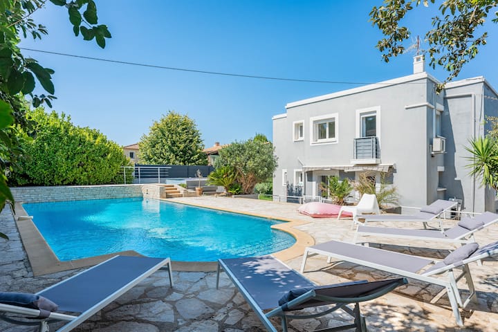 Maison Familiale Et Conviviale De 5 Chambres - Aubagne