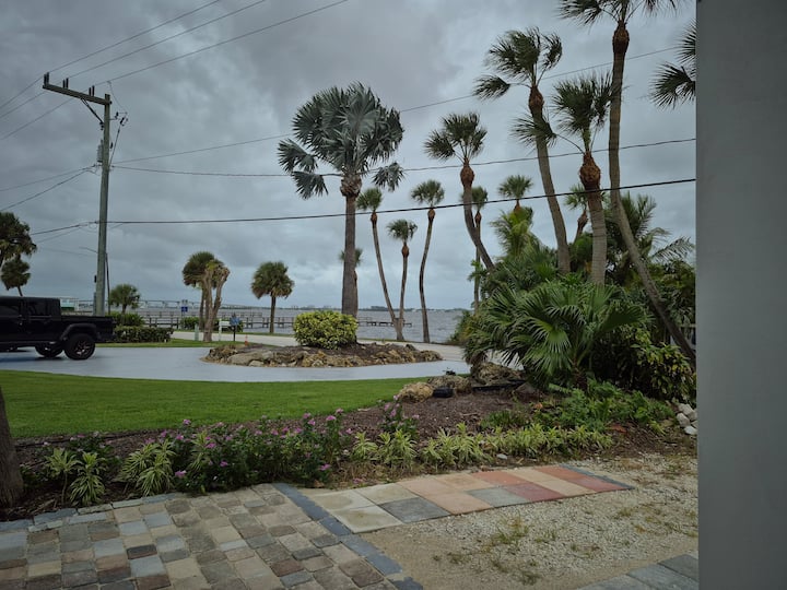 Water View And Short Walking Distance To Downtown - Jensen Beach, FL