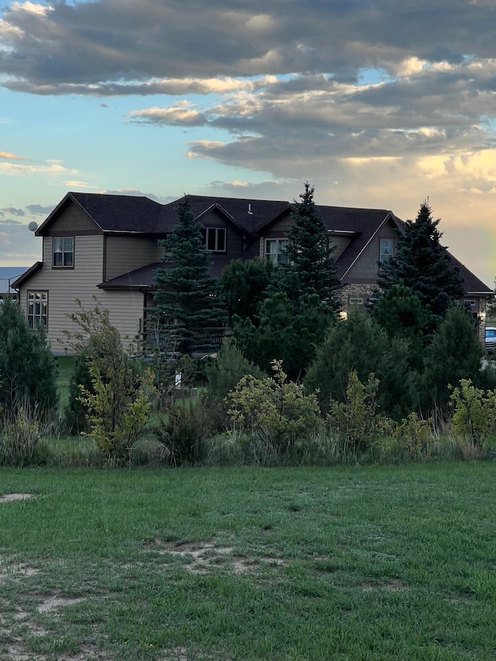 Quiet, Peaceful Country Living Close To Town - Cheyenne, WY