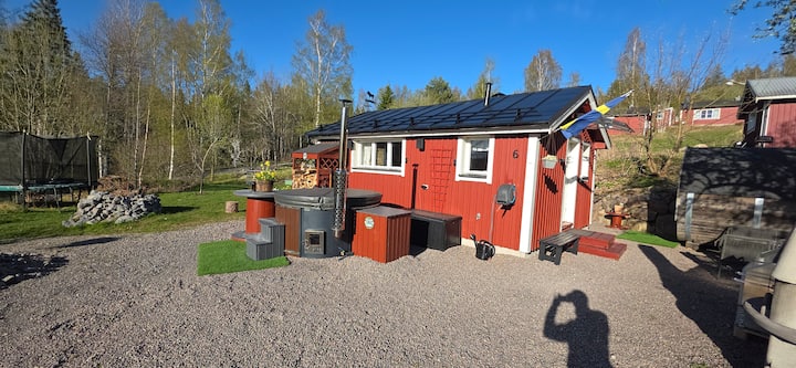 Badtunna & Vedbastu
Stuga Nr6 - Karlsborg