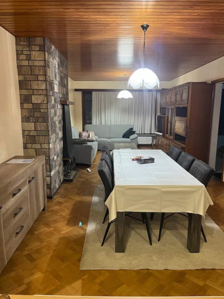 The Golden Nest, 3 Bedroom House, Garage & Garden - Rumst
