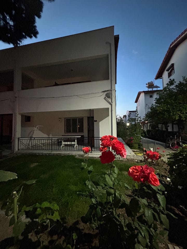 Charming Villa Steps From Long Beach - Davutlar