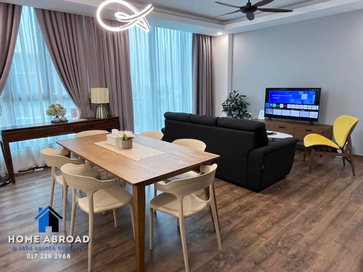 Home Abroad 1 | Highest Floor | 6 Pax | Jazz 4 - 古晉