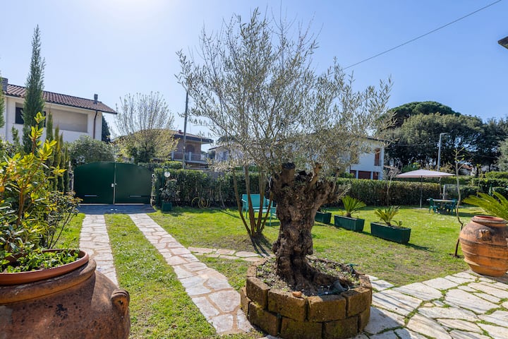 Villa Con Ampio Giardino - 2 Km Forte Dei Marmi - Forte dei Marmi