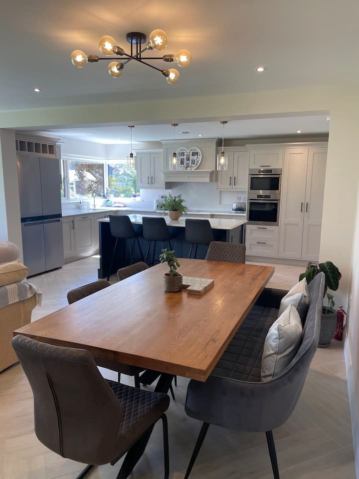 Stylish 5 Bedroom Home In Kenmare Town - Kenmare