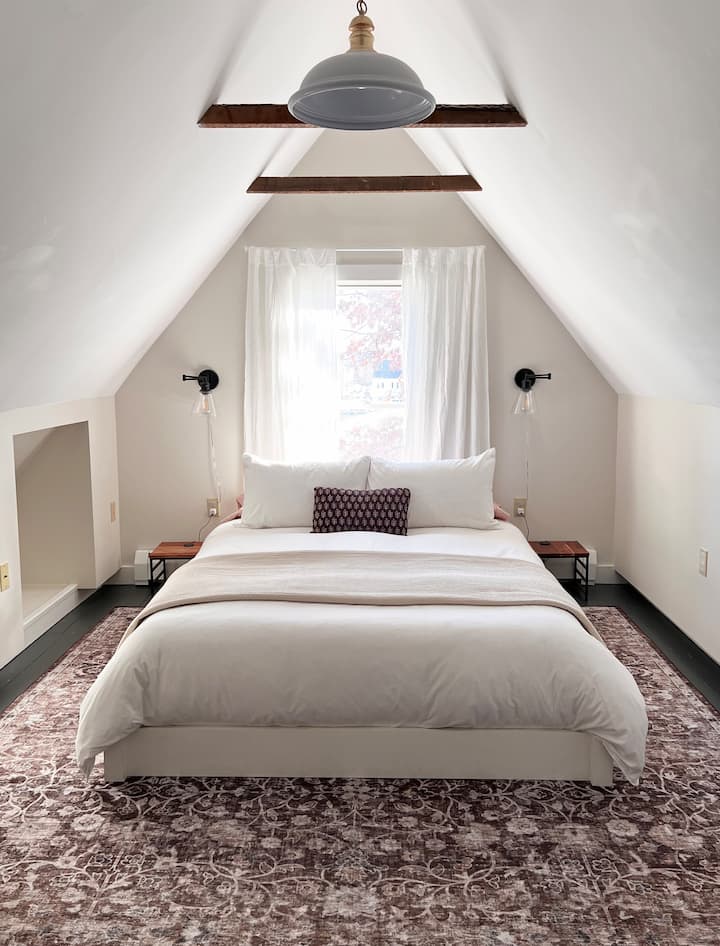 "Up Top” At Ro & Oak House - Keene, NH