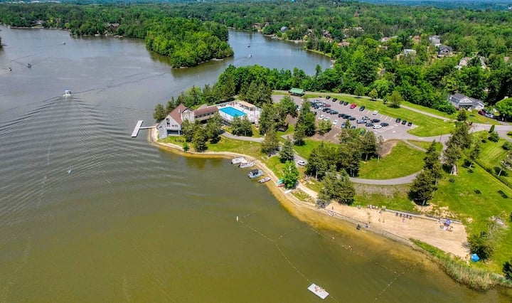 All Season Vacation Lakehouse In The Hudson Valley - Hudson, NY