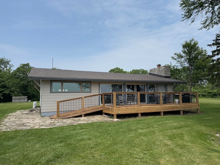 Due South - Pelee Cottage Rental With Wifi! - Pelee Island