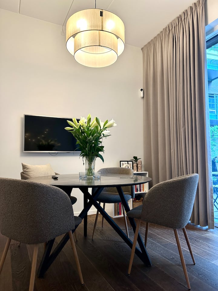 Dejlig, Lys Lejlighed Med Altan Tæt På Vandet. - Copenhagen