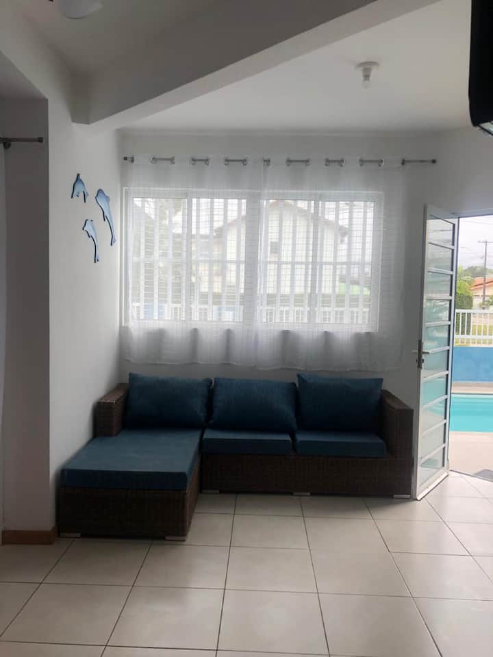 Belo Sobrado Com Uma Linda Piscina A 400mts Do Mar - Guaratuba