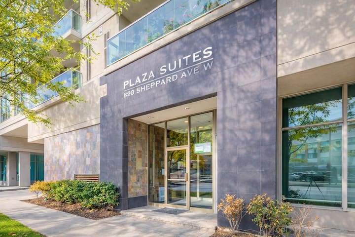 2br+den W/private Terrace | Gym & Sauna | Parking - Toronto