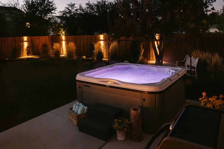 Modern Home W/ Hot Tub, Fire Table & 2 Kitchens - West Jordan, UT