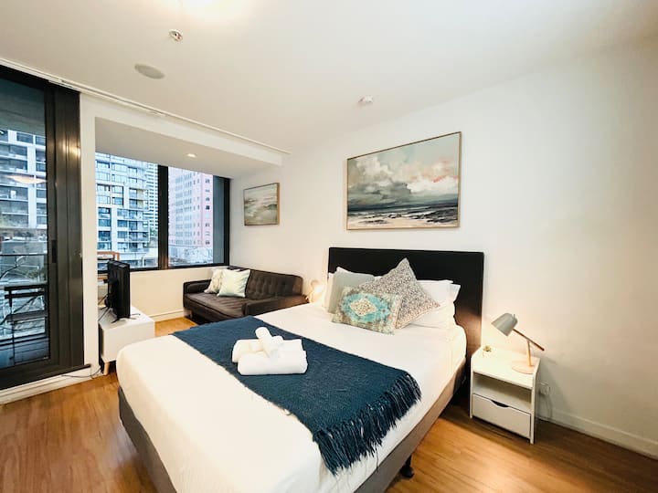 Hdss06a/innercbd/1min->station/free(pool/gym/tram) - Melbourne
